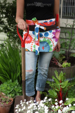 DIY Summer Blooms Garden Apron - Garden Therapy