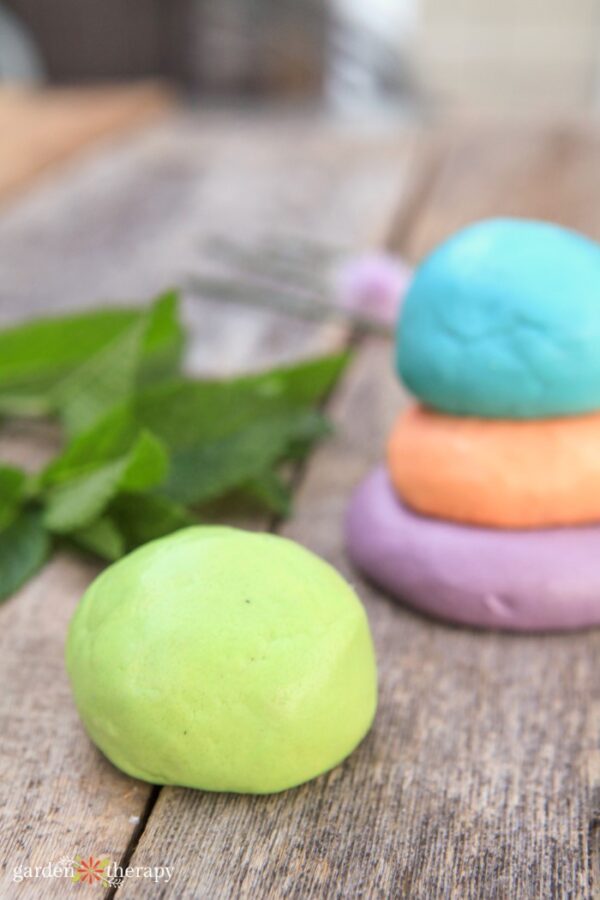 How to Make Scented Playdough (DIY Aromatherapy Playdough)